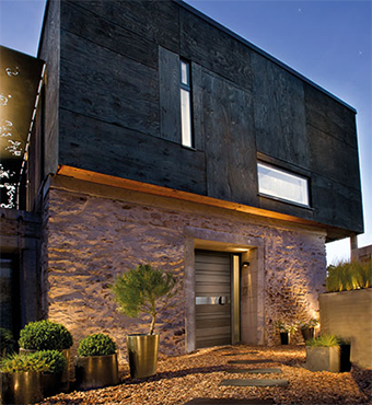 Porte d'entrée en bois moderne : pourquoi la choisir ? | Zilten