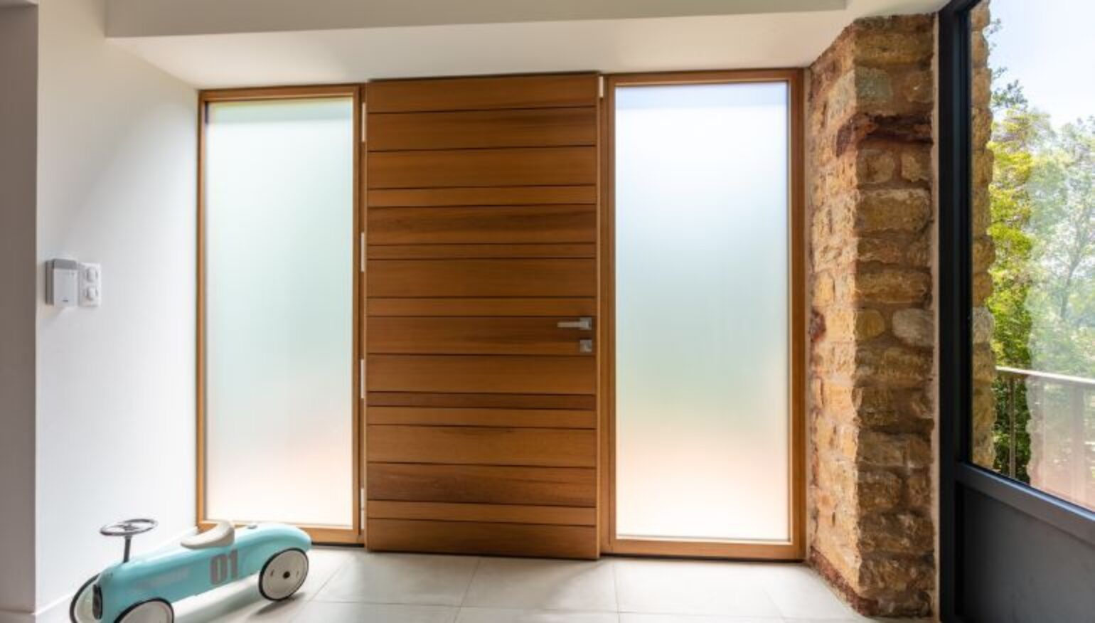 Porte d'entrée Nativ : des portes en bois modernes | Zilten